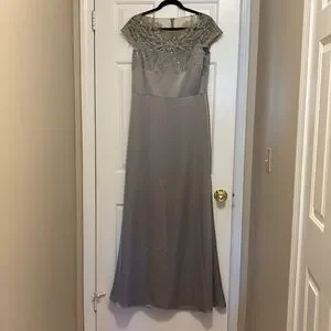 Theia | Dresses | Theia Cosette Applique Satin Gown | Poshmark